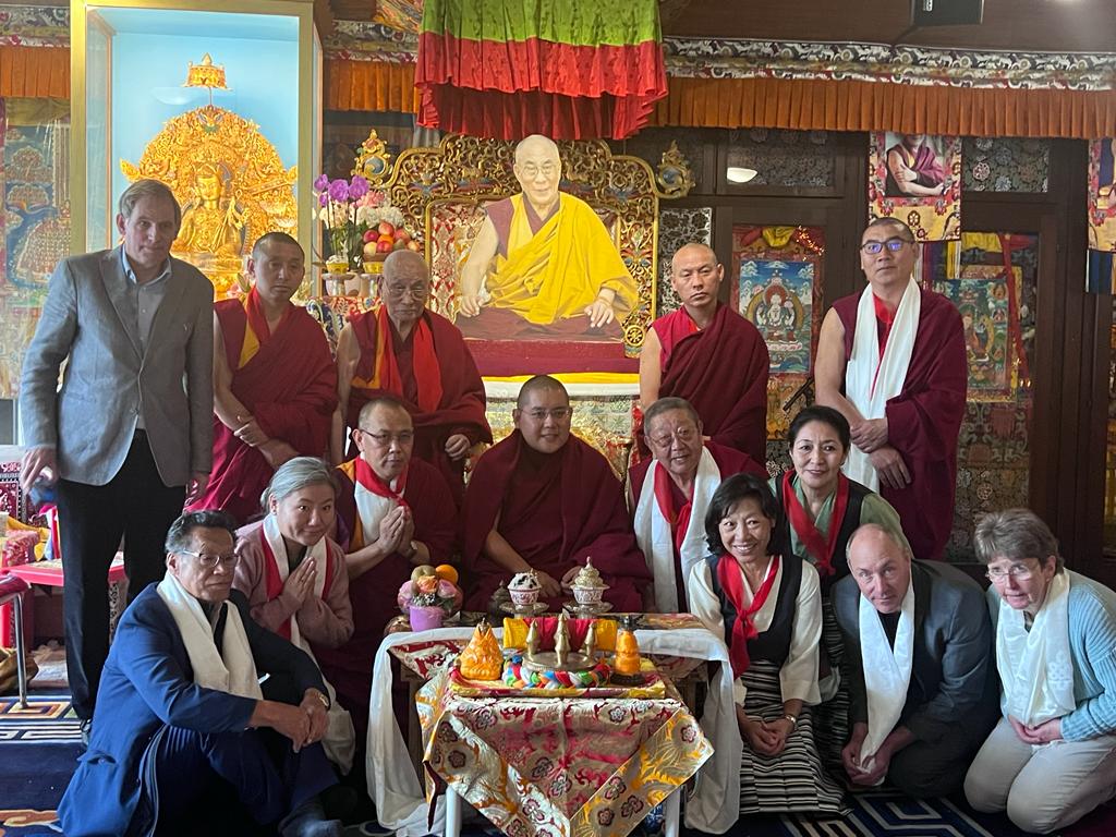 Kyabje Yongzin Ling Rinpoche Arrives in Switzerland as part of Europe Tour